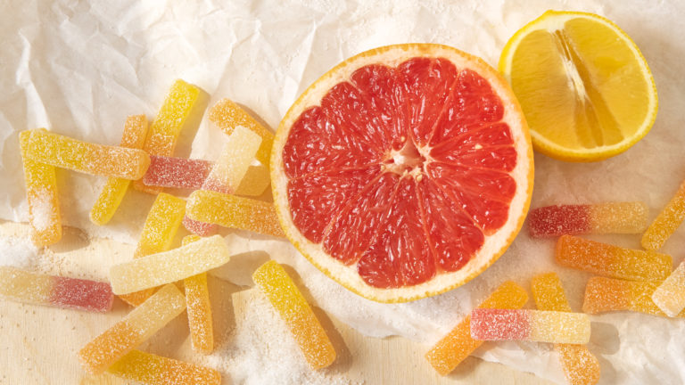 Veganz Sour Sticks – Sour Gums in two fruity varieties